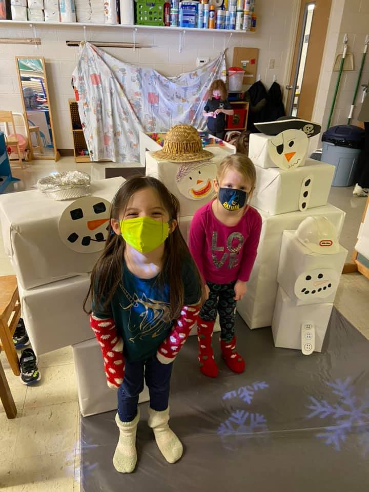 Snowman Building Center With Styrofoam Blocks. TeachersMag.com