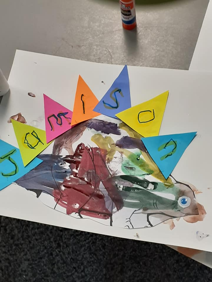 Dinosaur-Themed Name Craft. TeachersMag.com
