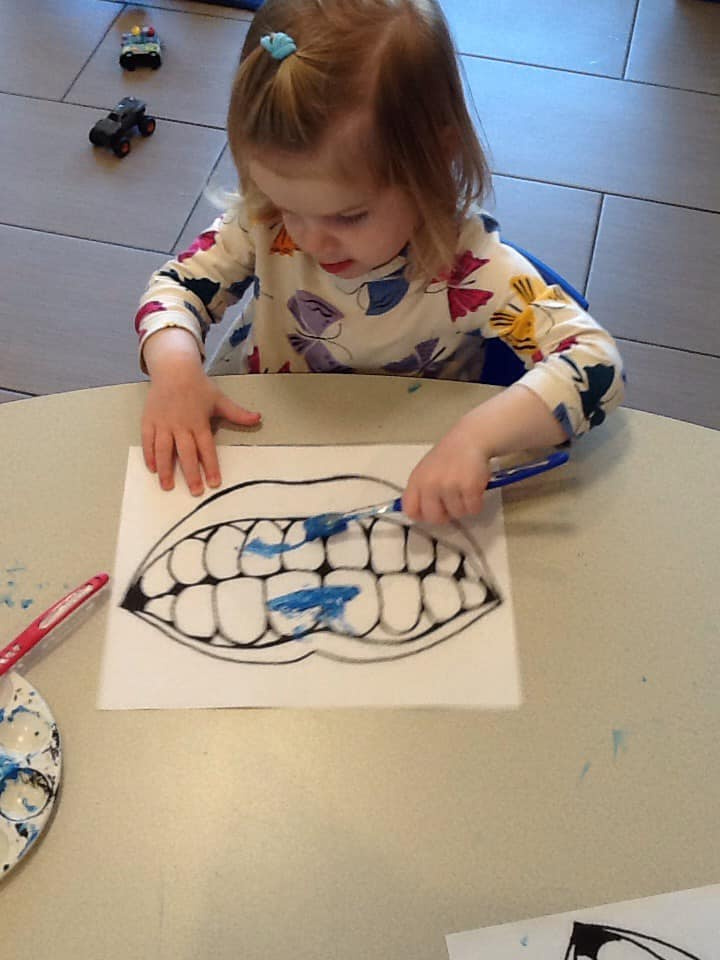 Painting Teeth with Toothbrushes Craft. TeachersMag.com