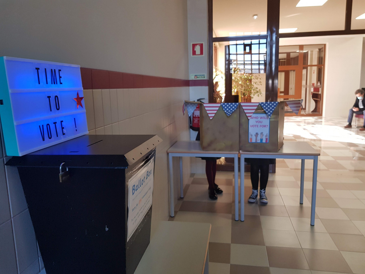 Halloween voting. TeachersMag.com