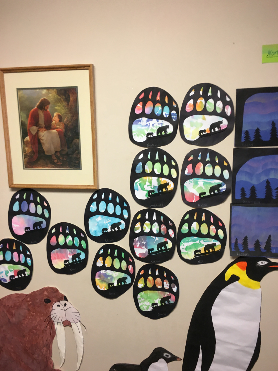 Arctic crafts and how the polar bears live in the cold. TeachersMag.com