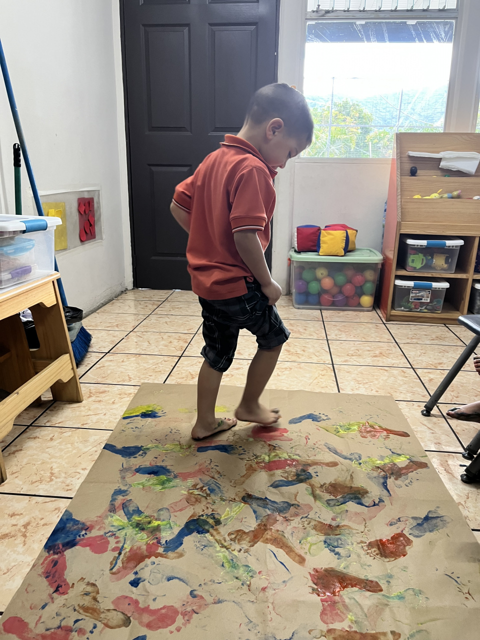 Painting footprints. TeachersMag.com