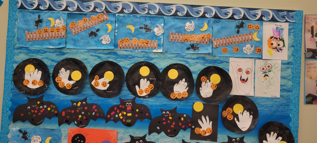 Spiders shapes for Halloween. TeachersMag.com