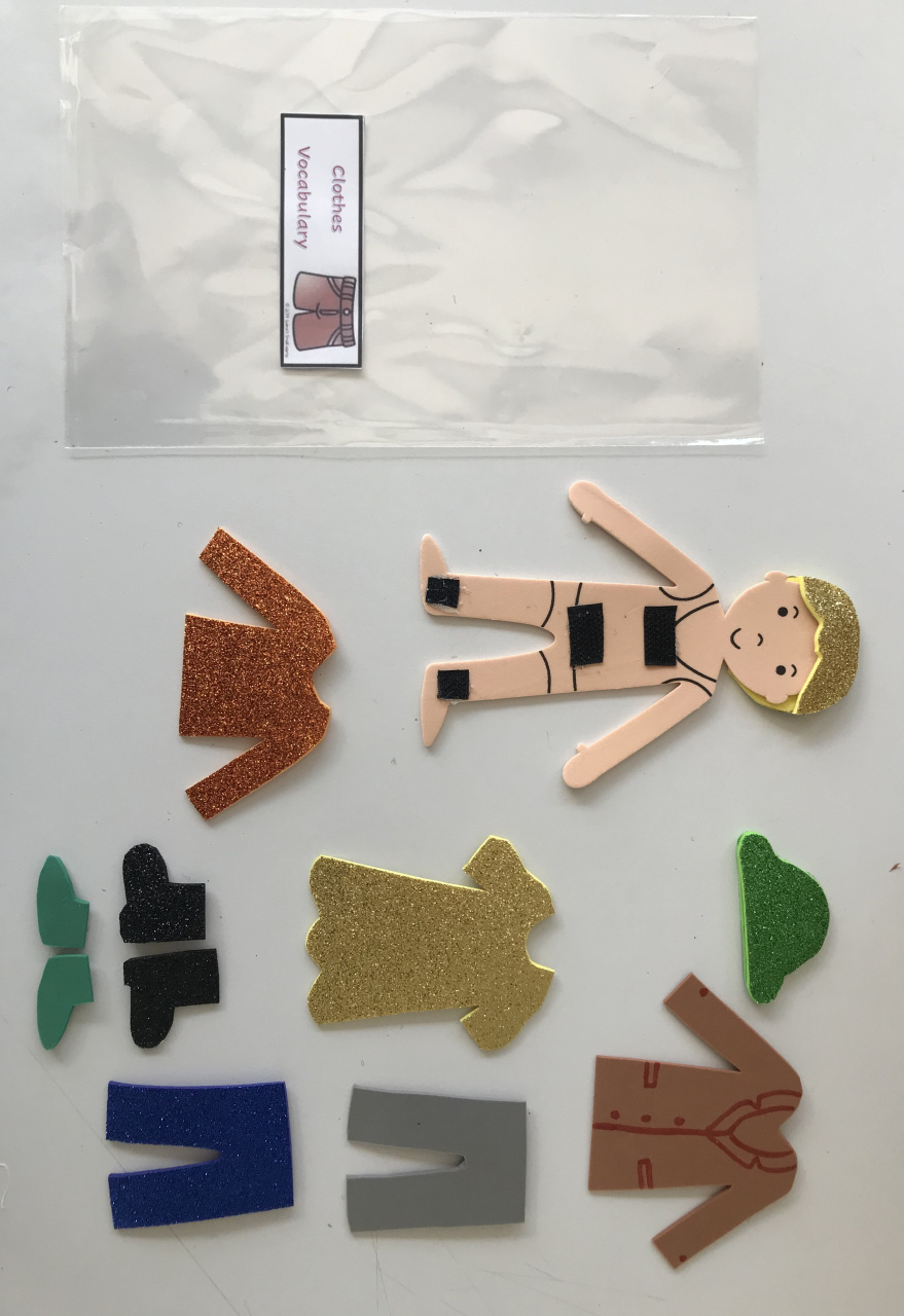 Printable Paper Dolls With Clothes. TeachersMag.com