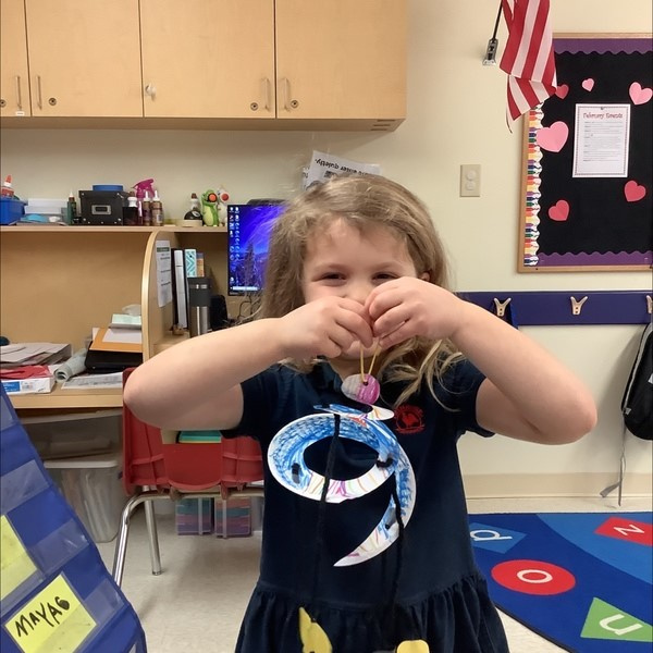 Creating Moving Sculptures Out of Paper Plates. TeachersMag.com