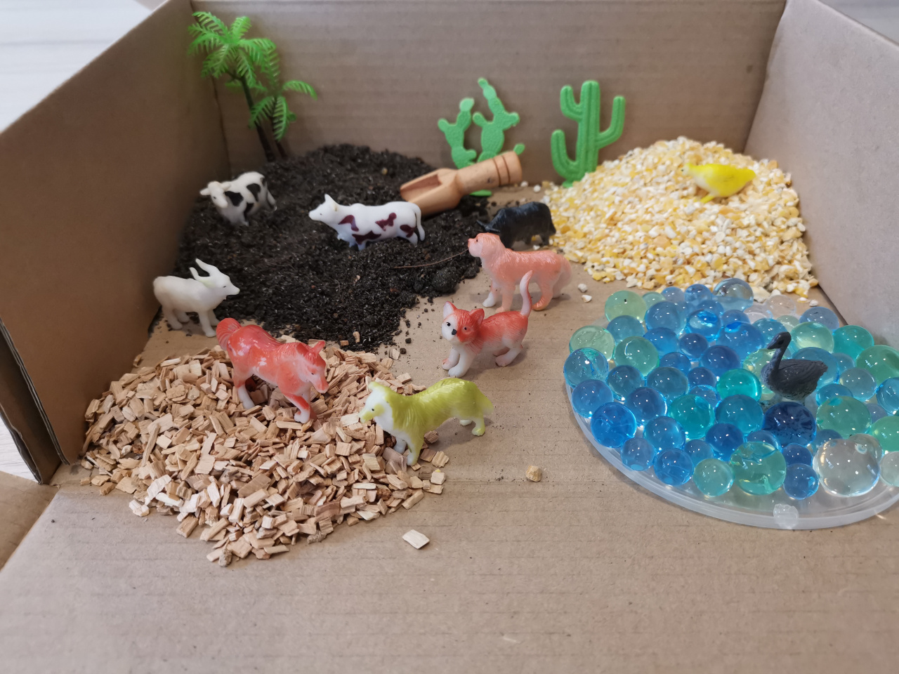 Farm-Themed Sensory Bin for Toddlers. TeachersMag.com