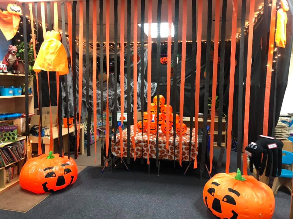Indoor Pumpkin Patch Class Theme. TeachersMag.com