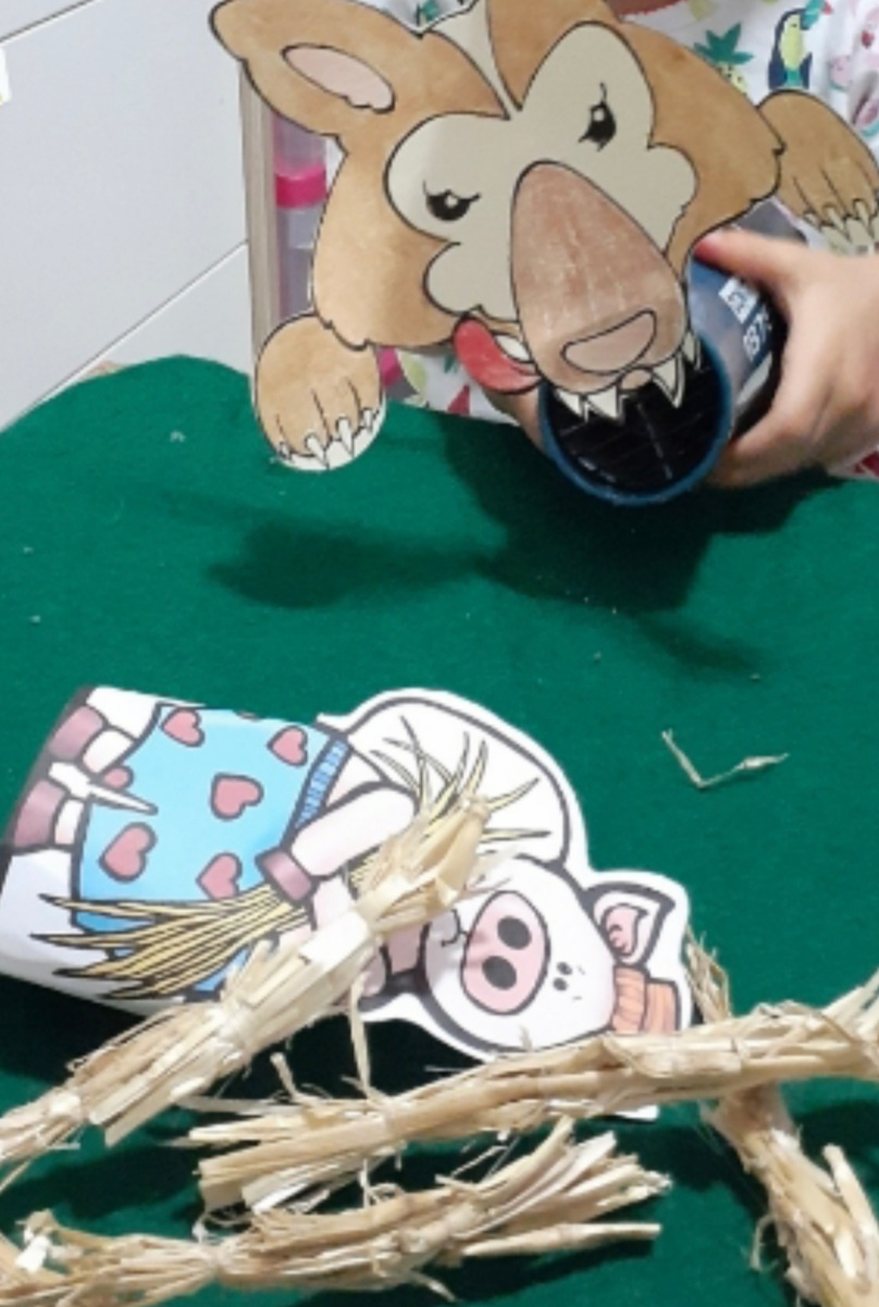 Three Little Pigs Paper Puppets. TeachersMag.com