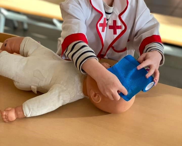 Doctor theme : we feel sick. TeachersMag.com