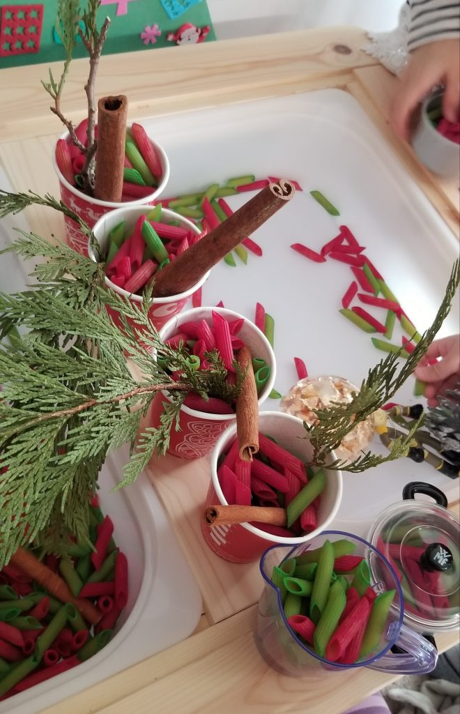 Christmas Sensory Bin. TeachersMag.com