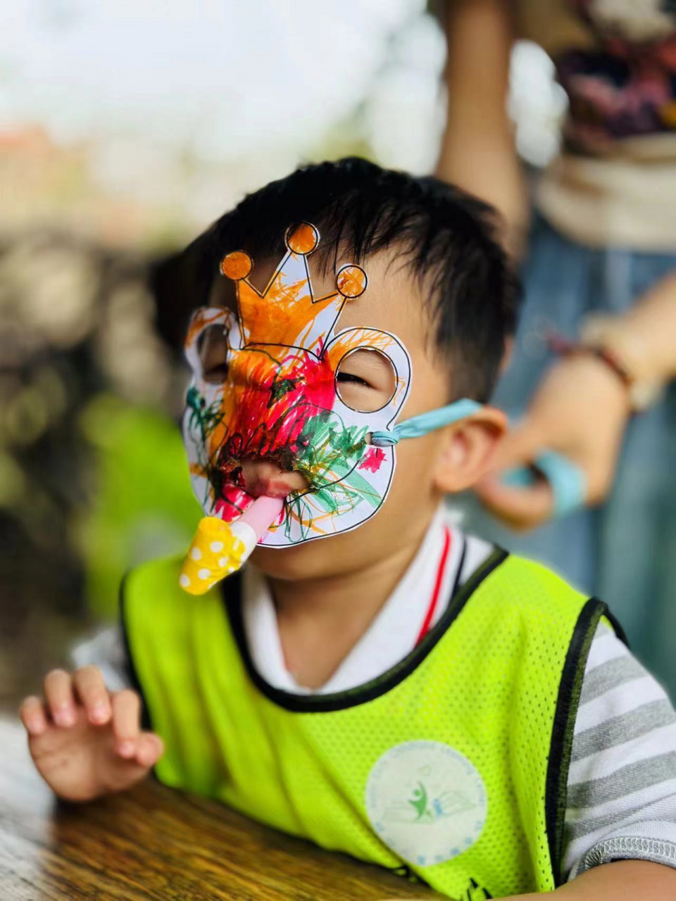 Frog Theme with Frog Mask artcraft. TeachersMag.com