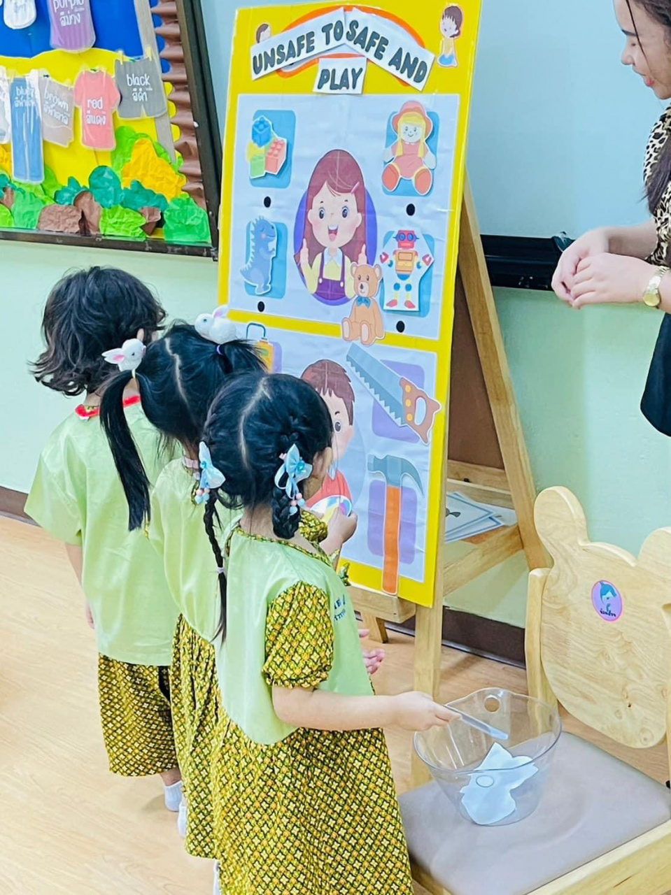 Students random activities. TeachersMag.com